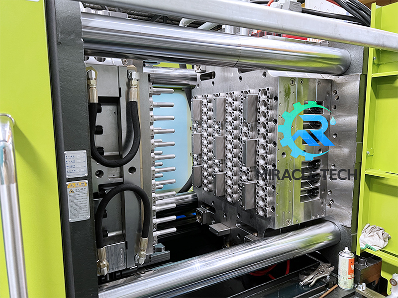 Preform Injection Moulding Machine - Buy Preform Injection Moulding ...